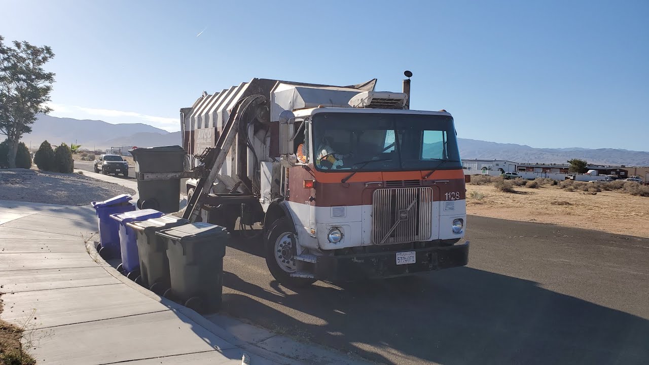AVCO Disposal: ex-LA WhiteGMC and Volvo Amrep ASLs - YouTube