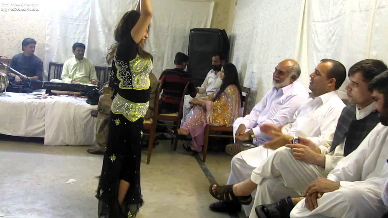 Afghan Doctors in Pakistan - YouTube