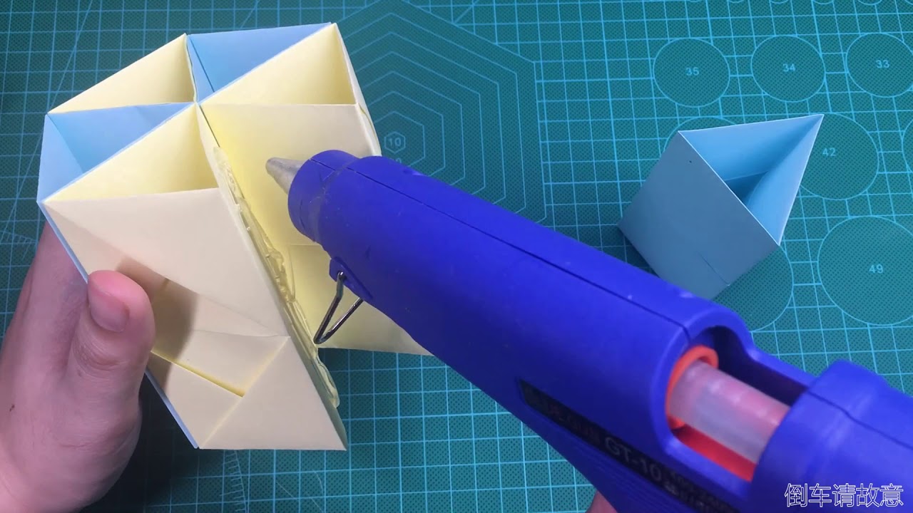 How to make a Paper Pen Pot - Tutorial / 折纸 笔筒 - YouTube