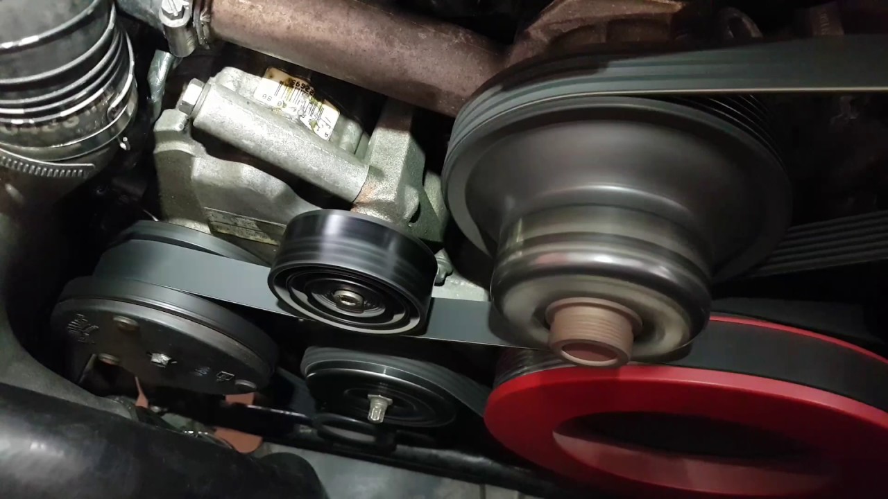 SLK230 supercharger clutch in action - YouTube