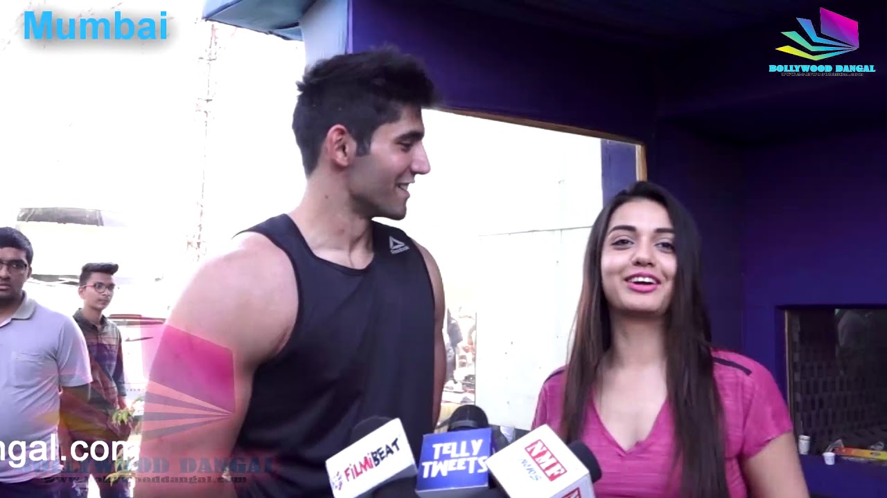 Power Packed Live Hoarding Launch/Roadies Real Heroes/Divya Agarwal ...