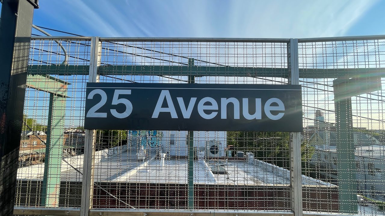 BMT West End Line: R68 (D) Trains w/ R42 Garbage Train @ 25 Av - YouTube