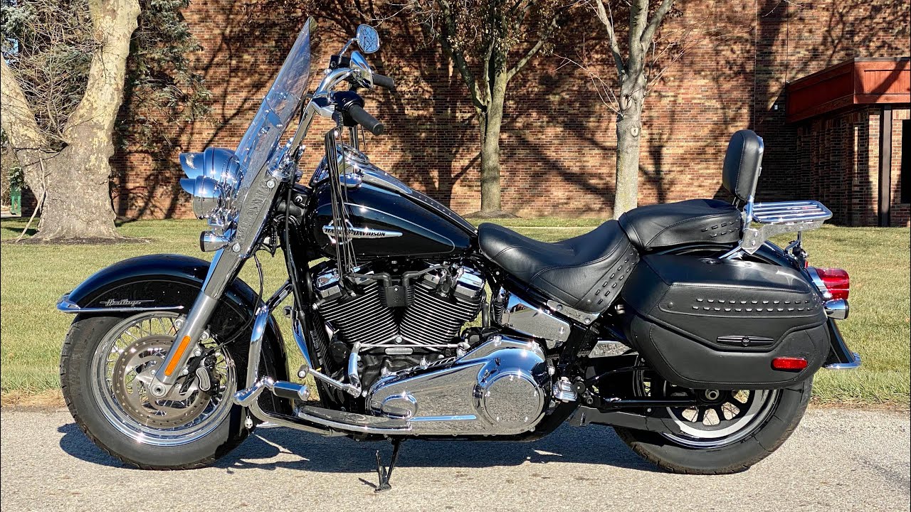 2020 Harley-Davidson FLHC Heritage Classic - YouTube