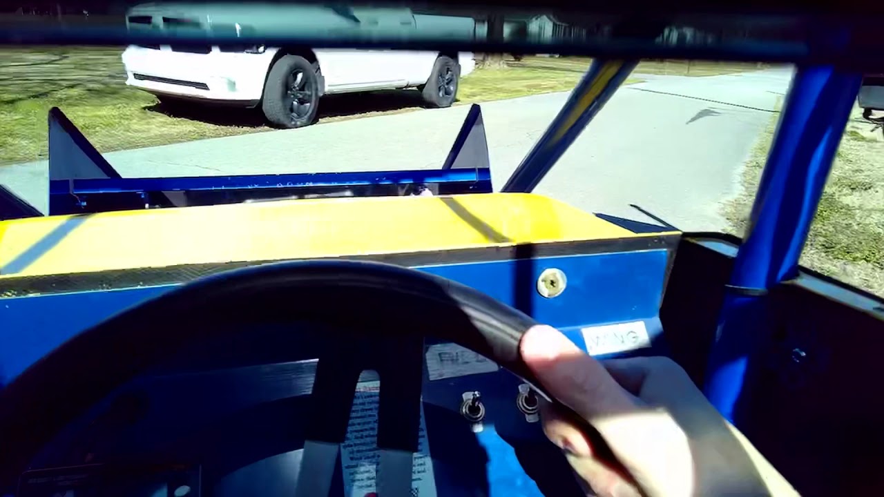Mini sprint on the street - YouTube
