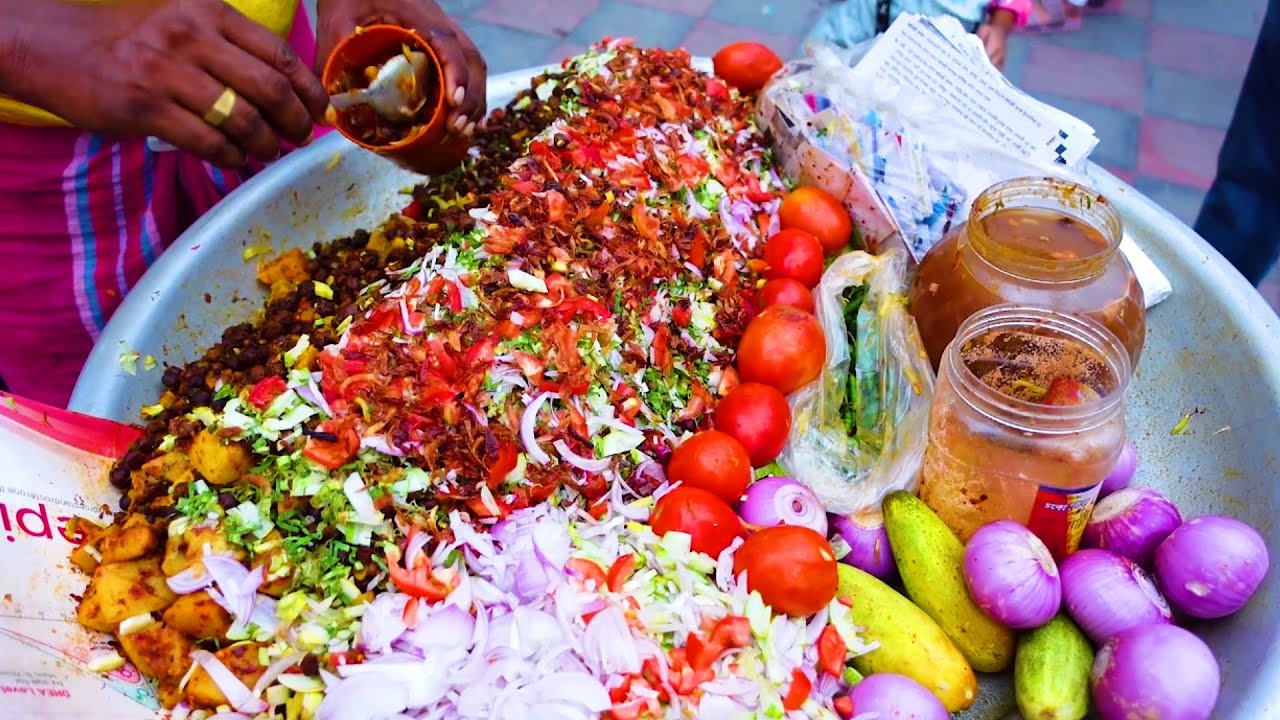 Spicy & Mouthwatering Chola Makha - Bengali Street Food - YouTube