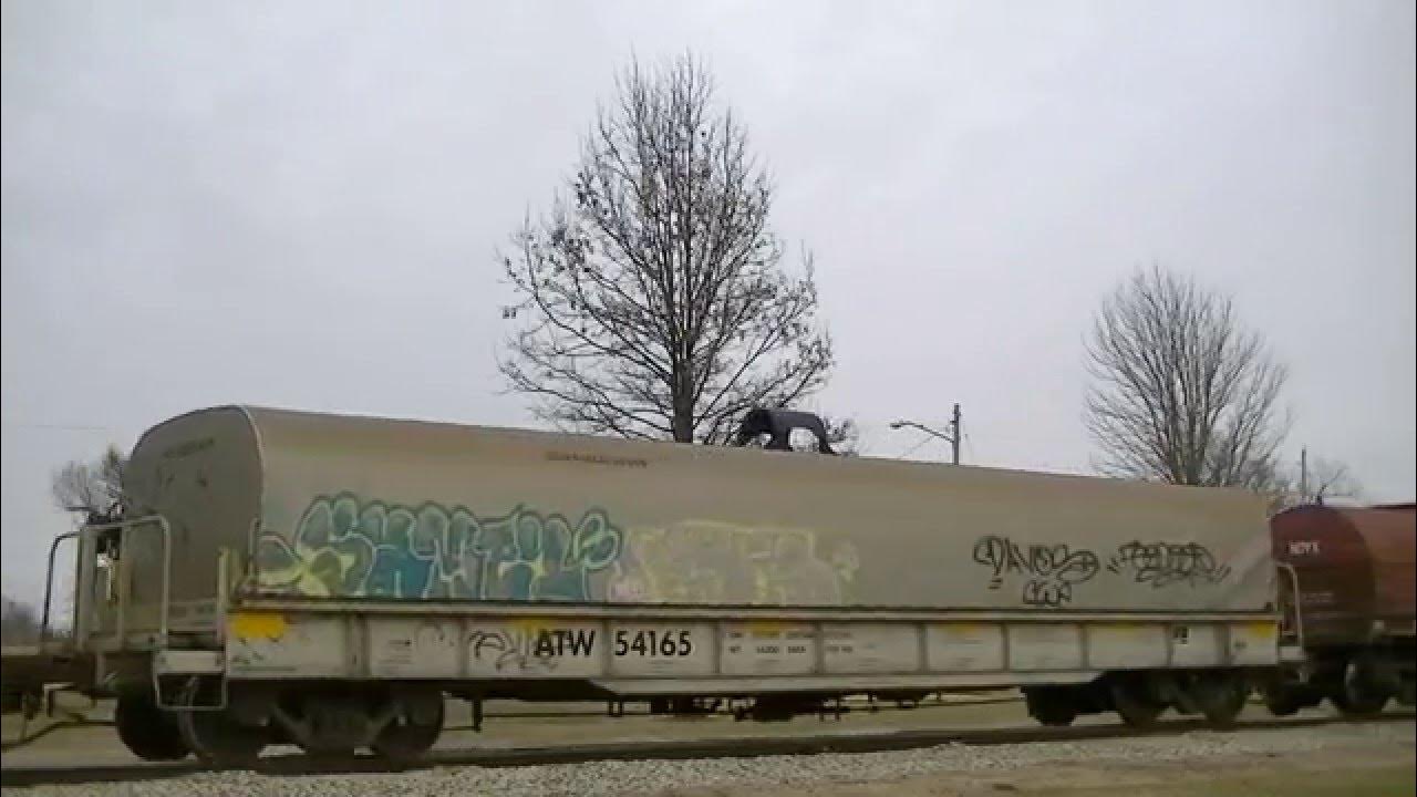 WAMX 4135 4199 4162 on a NB Junk train Oswego KS - YouTube