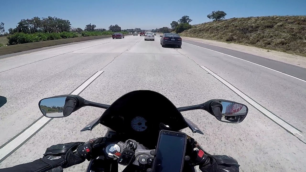 Crazy Driver| Driver in Hyundai Elantra drivers crazy on 15 Freeway S ...