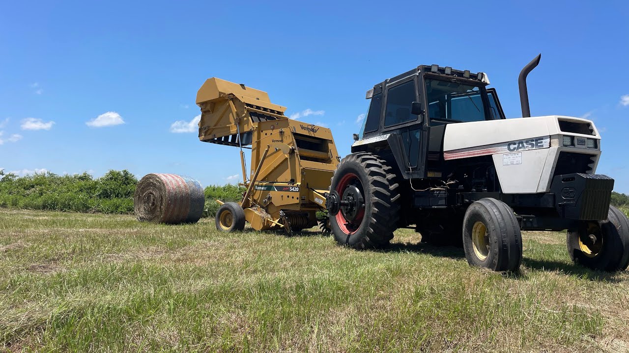 Rain let up enough to bale one field - YouTube