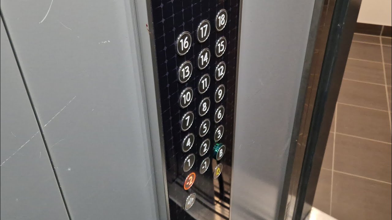Finally something who works... Nice 2021 KONE Elevators @ Telivägen 1 ...