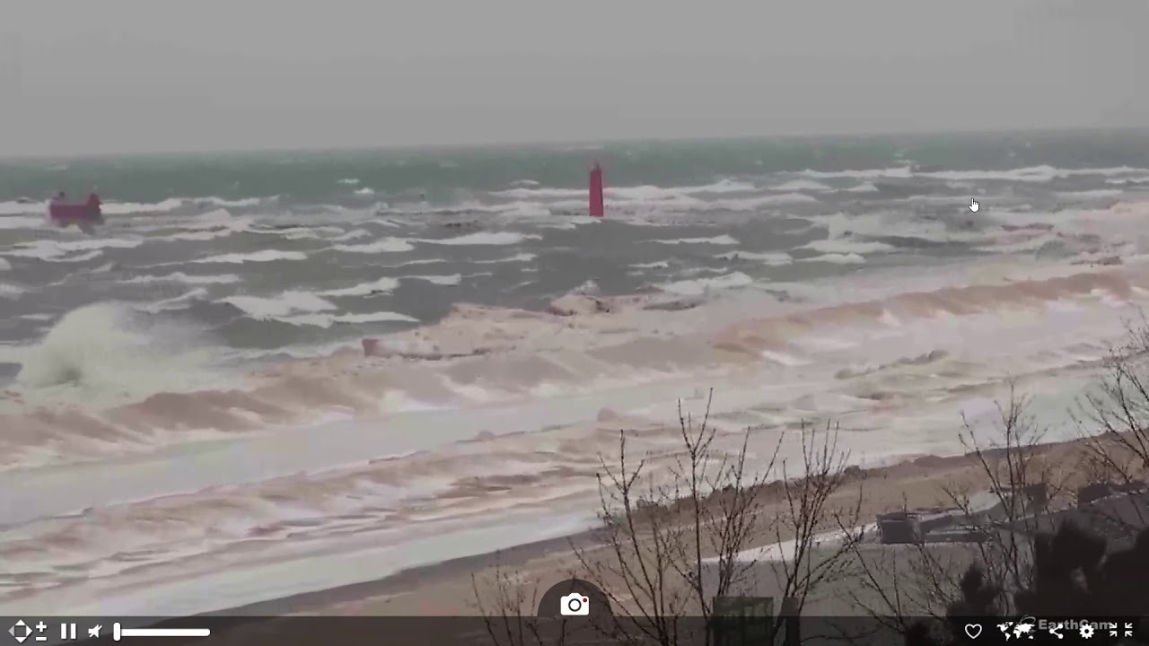 https www earthcam com usa michigan grandhaven lakemichigan cam ...