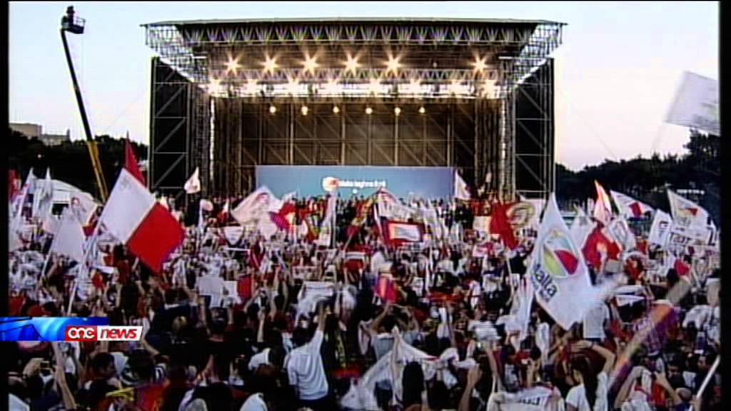 Nagħtu l-id tal-ħbiberija lil kulħadd taħt l-għajta ta' Malta tagħna ...