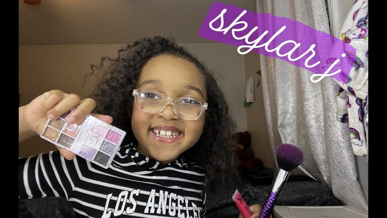 7 YEAR OLD MAKEUP ARTIST | MAKEUP ROUTINE - YouTube