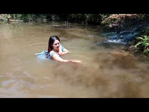 Nkauj hmoob das dej nyob toj siab