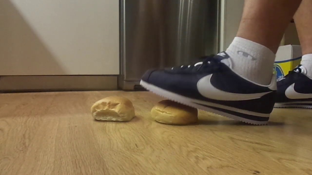 Nike Cortez food stomp, trample bread / buns - YouTube