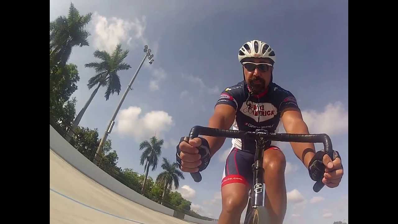 Motor Pacing in Brian Piccolo Velodrome - YouTube