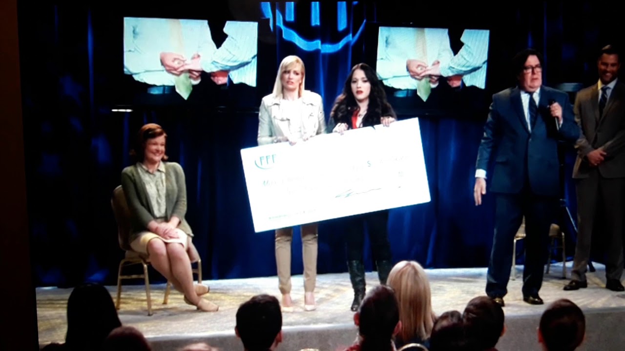 Max and Caroline Kiss - YouTube