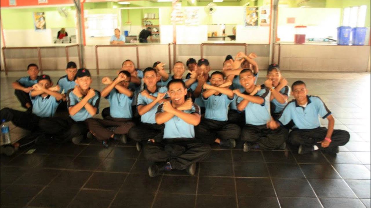 Kem PLKN Teluk Sari K1/S10 - YouTube