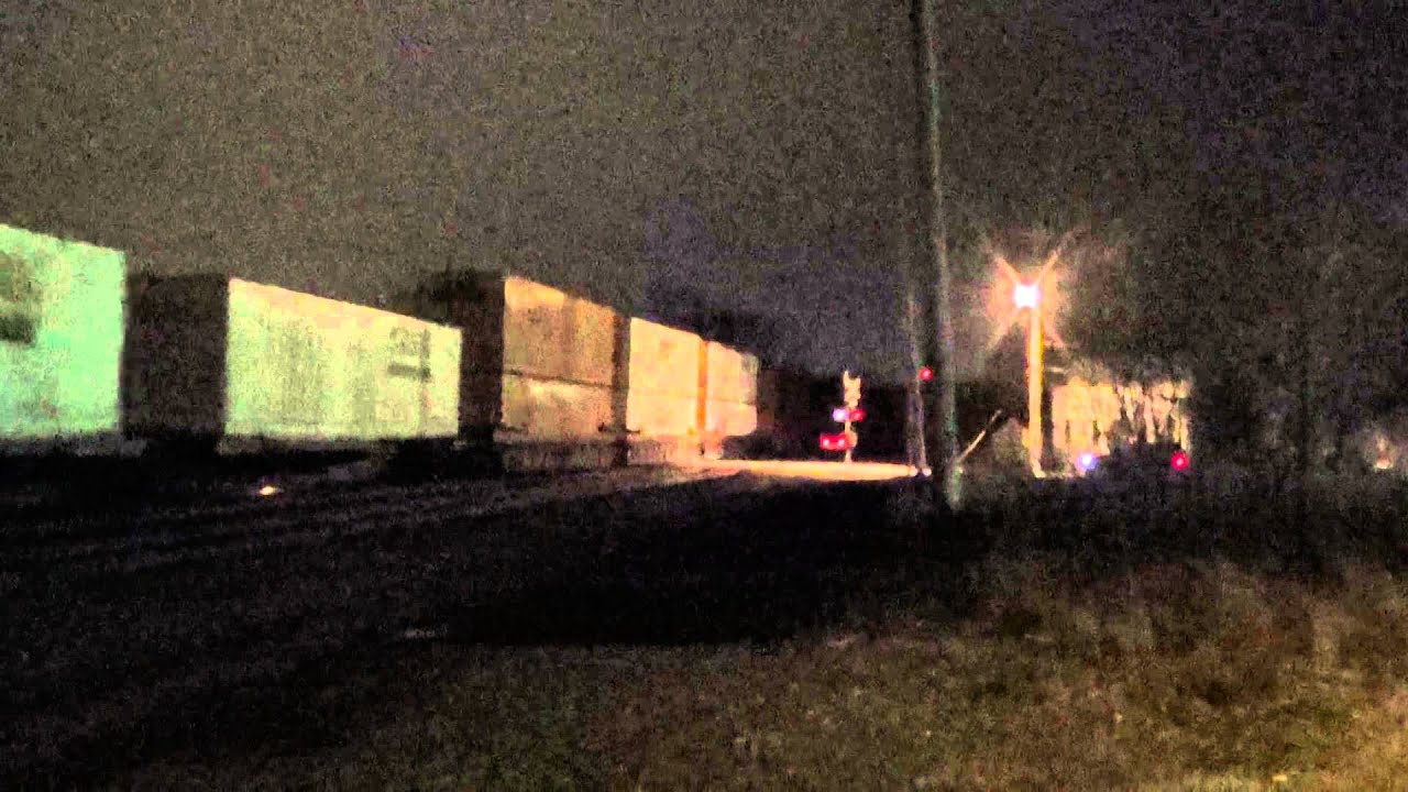 CSX container train blows horn for camera- Willoughby, Ohio - YouTube