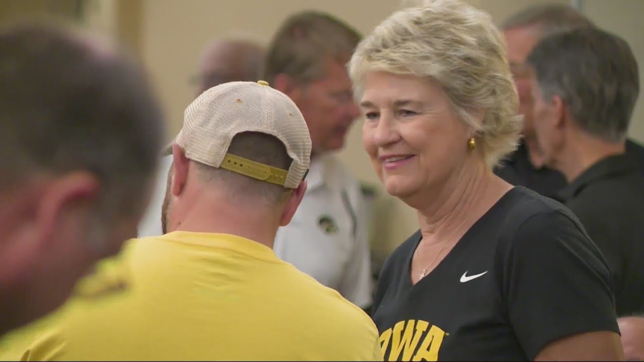 Bluder is the highlight of Polk County I-Club Spring Banquet - YouTube