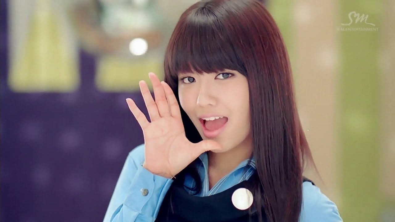 snsd dancing queen mv speed up but everytime sooyoung gets a line it ...