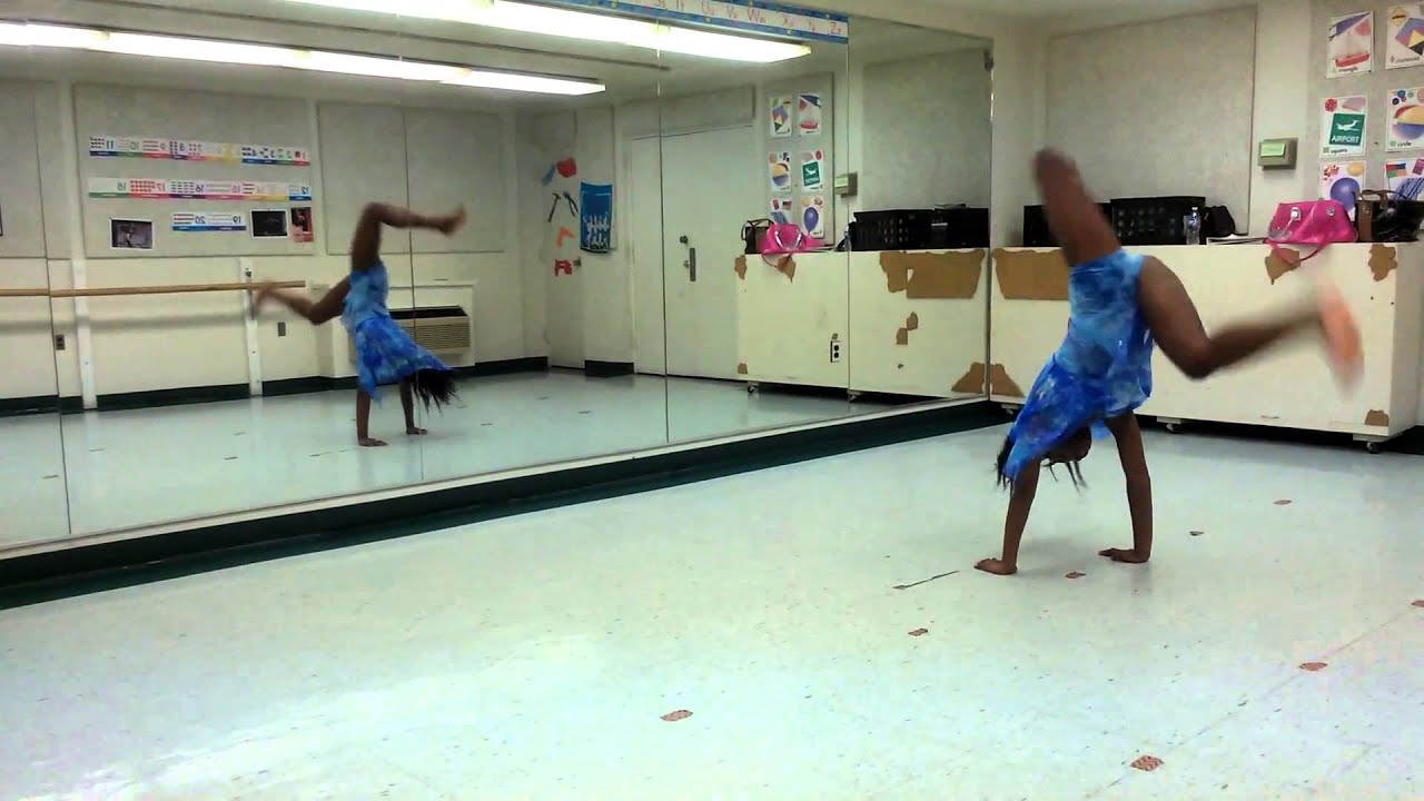 0621141138 Chloe dancing - YouTube