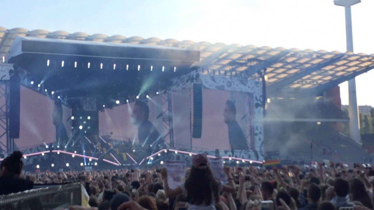 One Direction -OTRAT - Clouds - Brussels, Helsinki, Oslo - YouTube