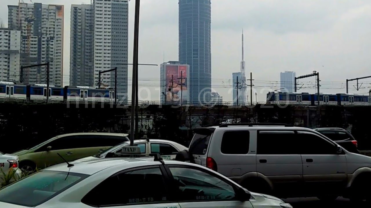 MRT-3 Train Meet-up at North Ave. Spur Line - YouTube