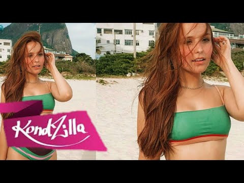 Larissa Manoela dançando