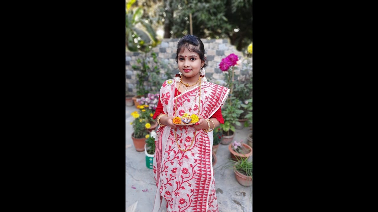 Fancy dress competition in traditional costume |Traditional dress of ...