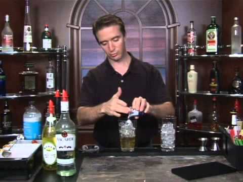 How to Make the Whiskey Collins Mixed Drink - YouTube