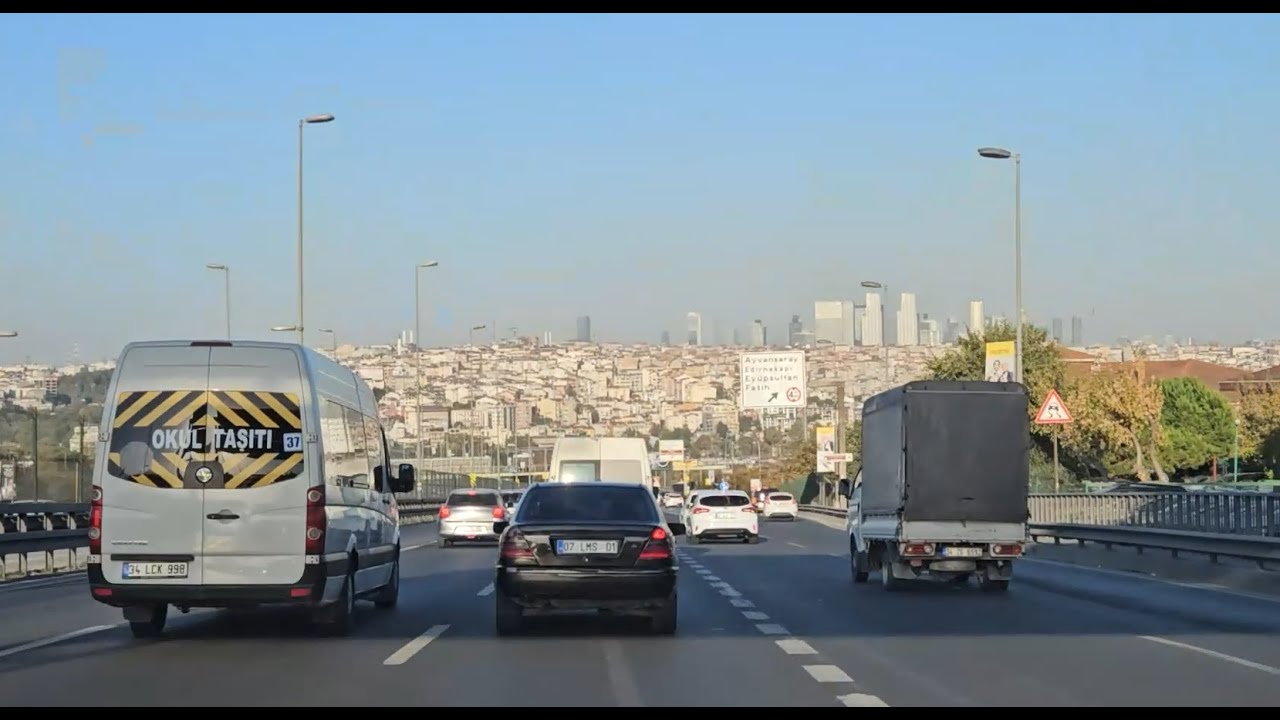 Istanbul road timelapse: busy motorway O-1 from west towards city ...