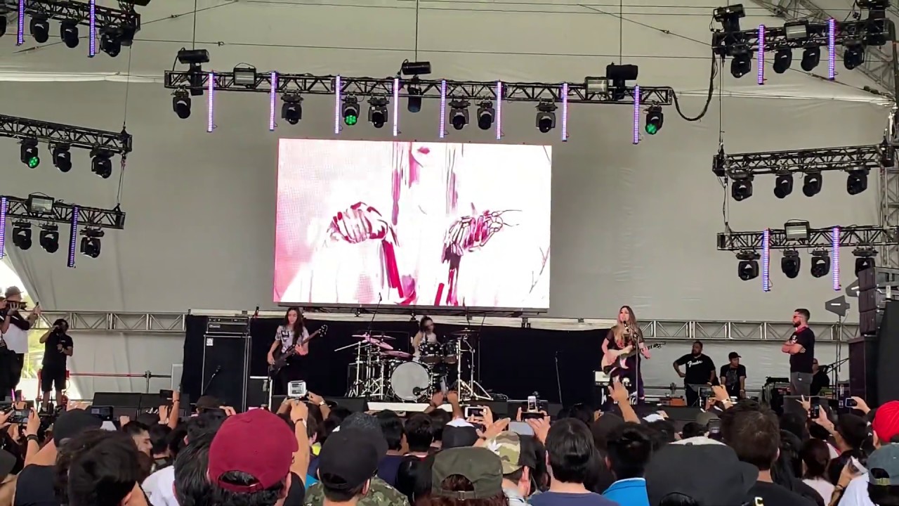 The Warning- "Dust to Dust" (en el Vive Latino 2020) - YouTube