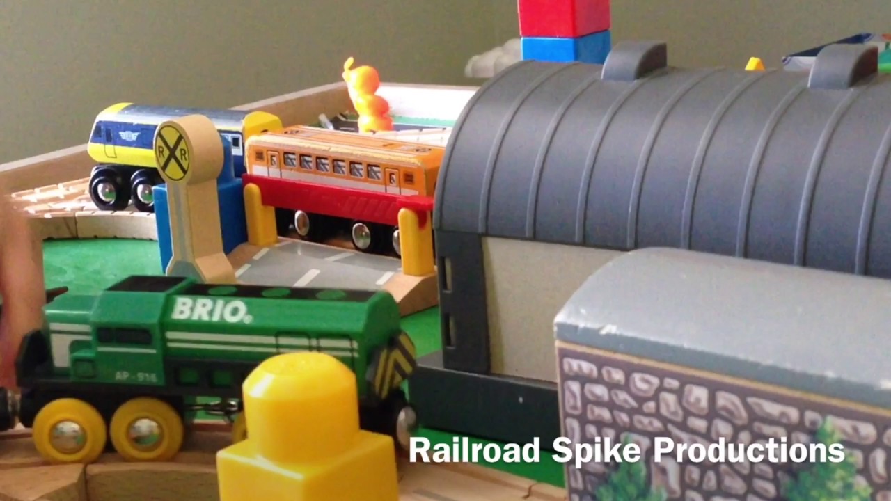 Trains for Children. Choo Choo Trains. Wooden Trains and Tracks for ...
