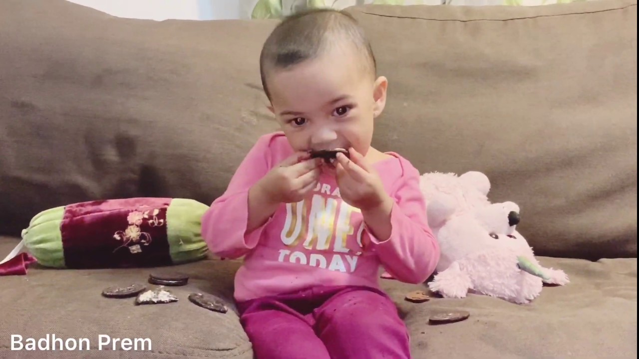 Baby loves cookies. Yummy yummy😂😂cutest baby video.. - YouTube