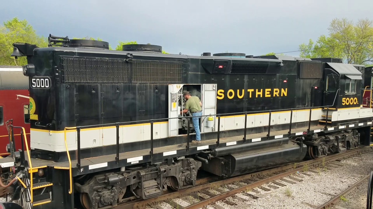 Firing up a GP38-2 - YouTube