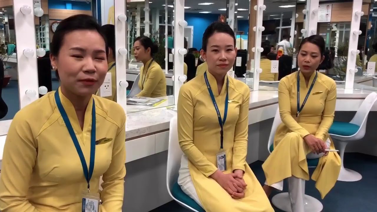 VNA CABIN CREW | NGÀY 30 TẾT CỦA CÁC TIẾP VIÊN VNA - YouTube