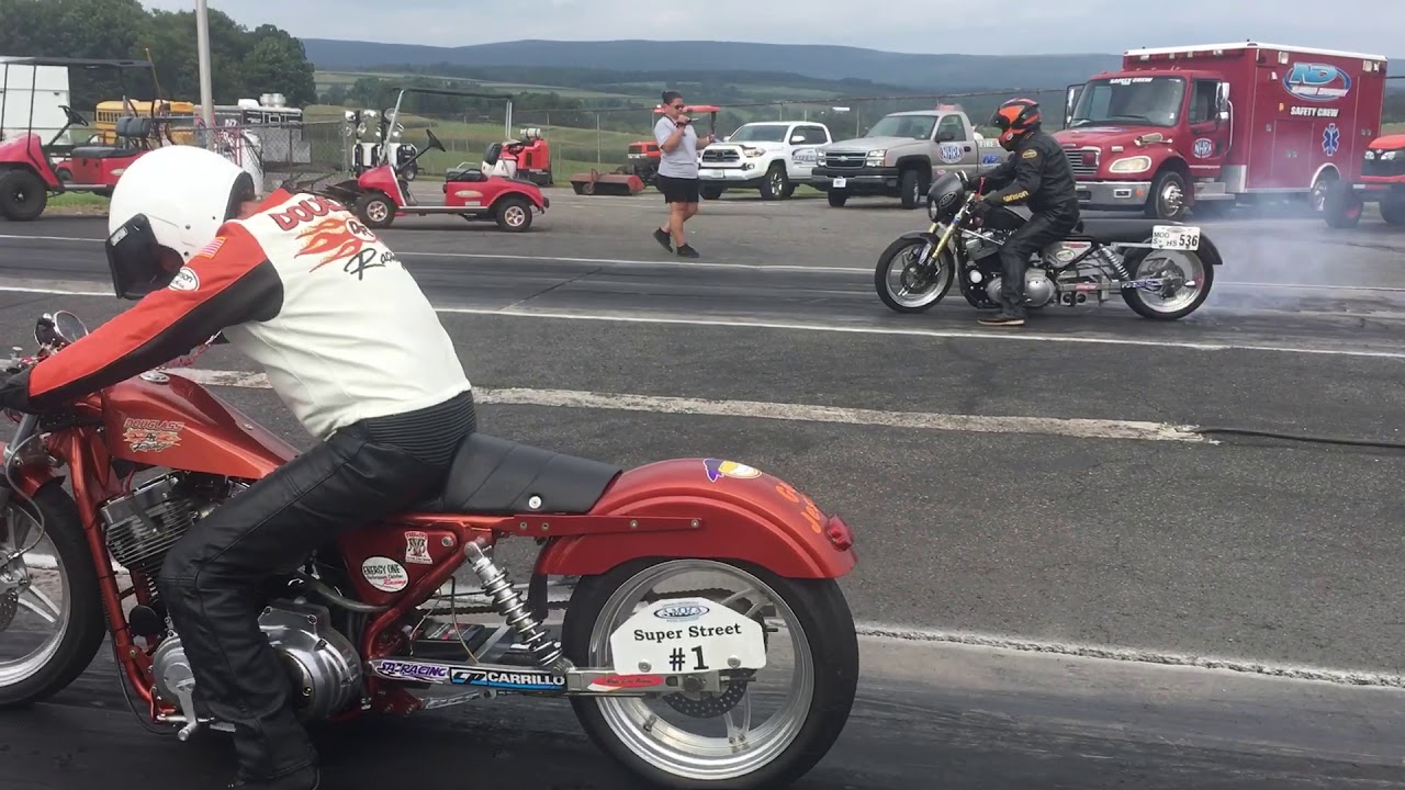 8,000 RPM Super Street Outlaw Harleys Battle! Fast Bikes! - YouTube