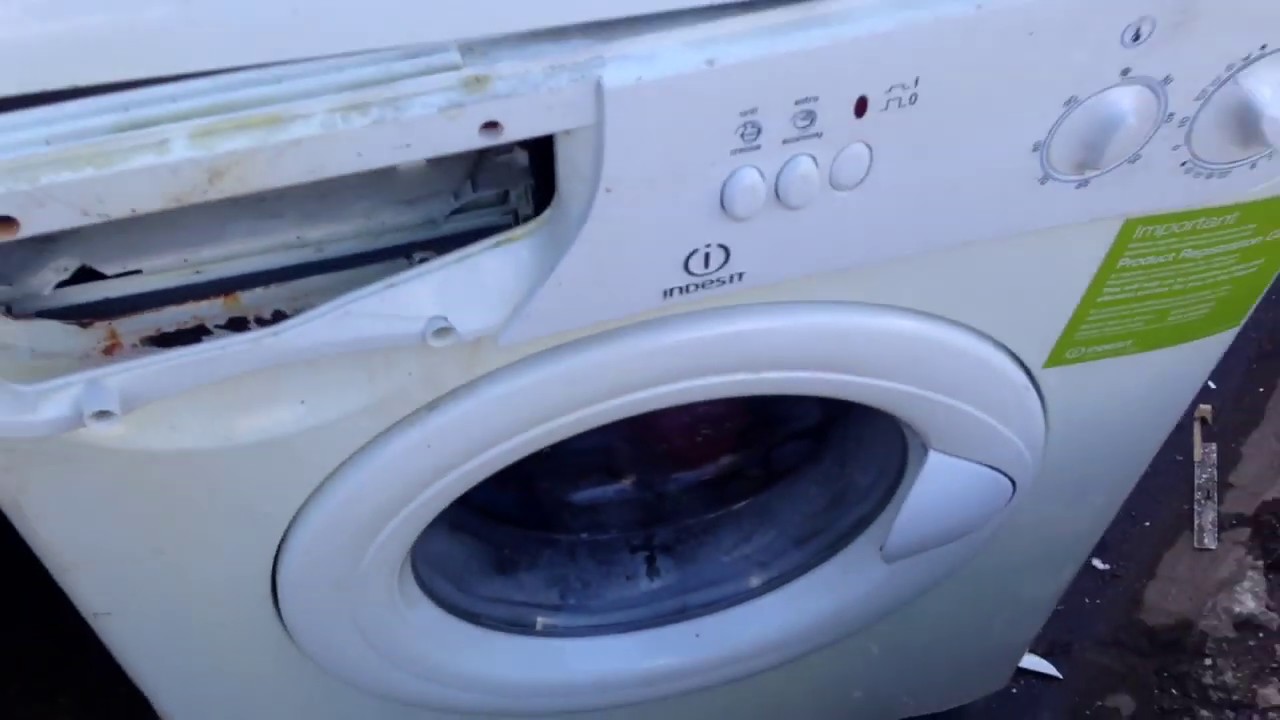 Indesit Evolution W123 washing machine at my local tip - YouTube