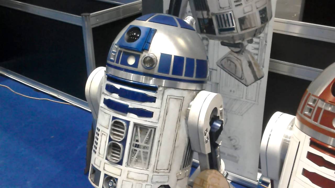 R2 Droid Builders at Celebration Europe 2016 - YouTube