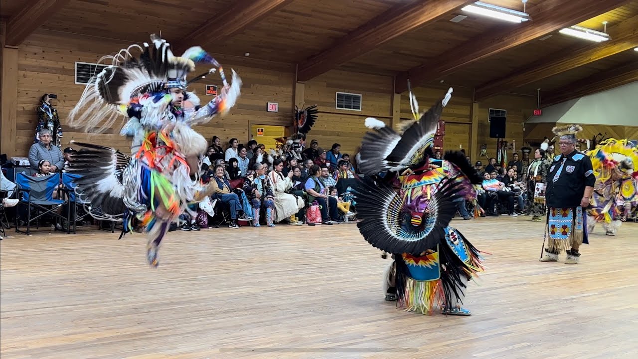 Men’s fancy @ Simnasho Lincoln’s powwow 2023 - YouTube