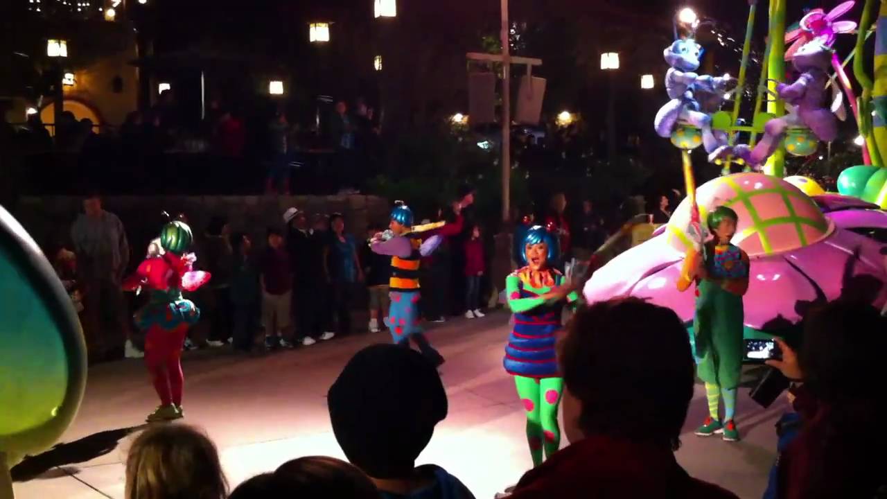 Pixar Play Parade - YouTube