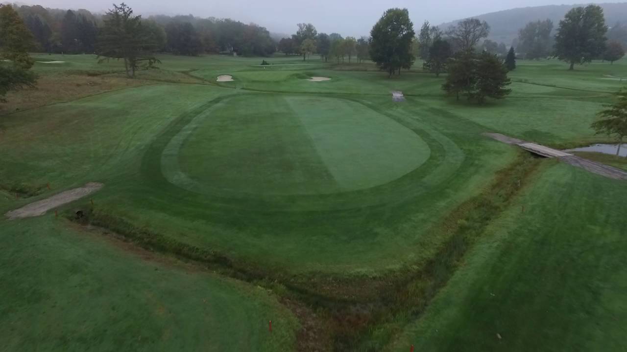 The first hole at Seven Oaks – Colgate University - YouTube