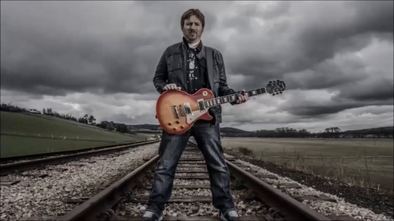 Danny Mortimer - "Waiting" [Official Music Video] - YouTube