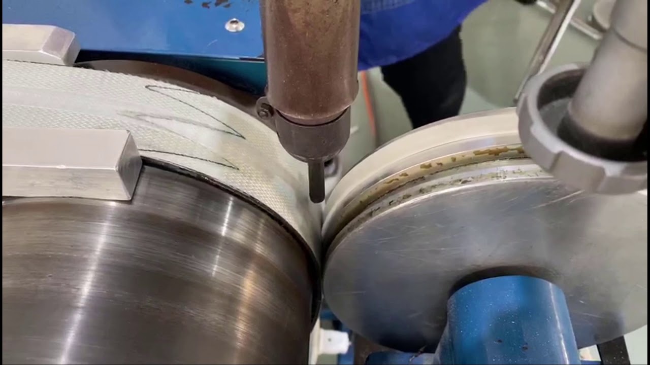 The process of conveyor belt guide strip weld - YouTube