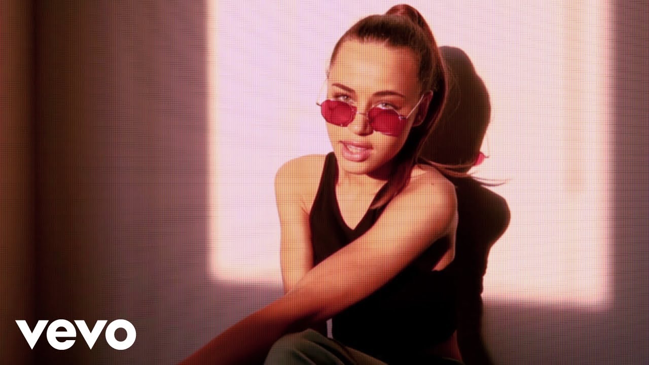 Kiara Nelson - Kisses For Breakfast - YouTube