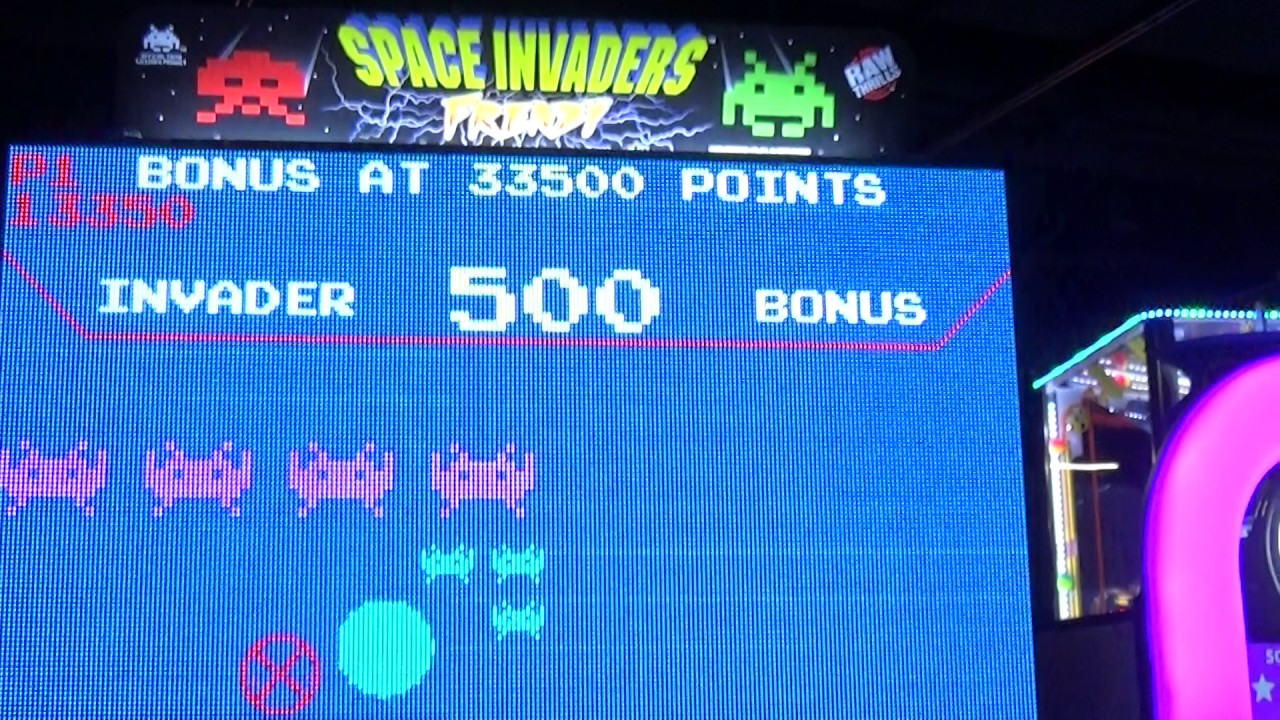 space invaders frenzy @ Round 1 Arcade - YouTube