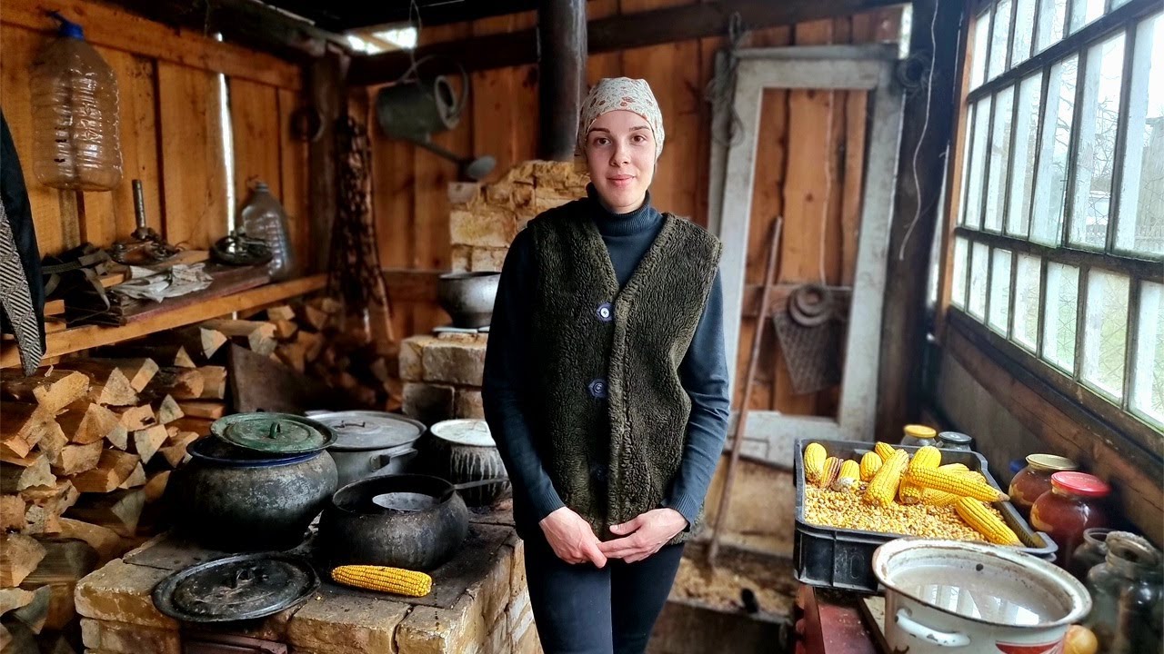 The hard life of a girl in a remote village in Ukraine. Cooking borscht ...