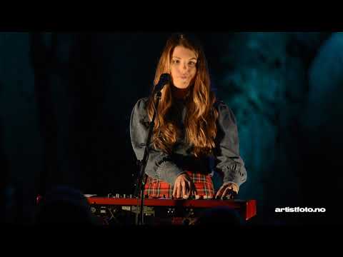 Hilde Selvikvåg - Anemone - Live HD