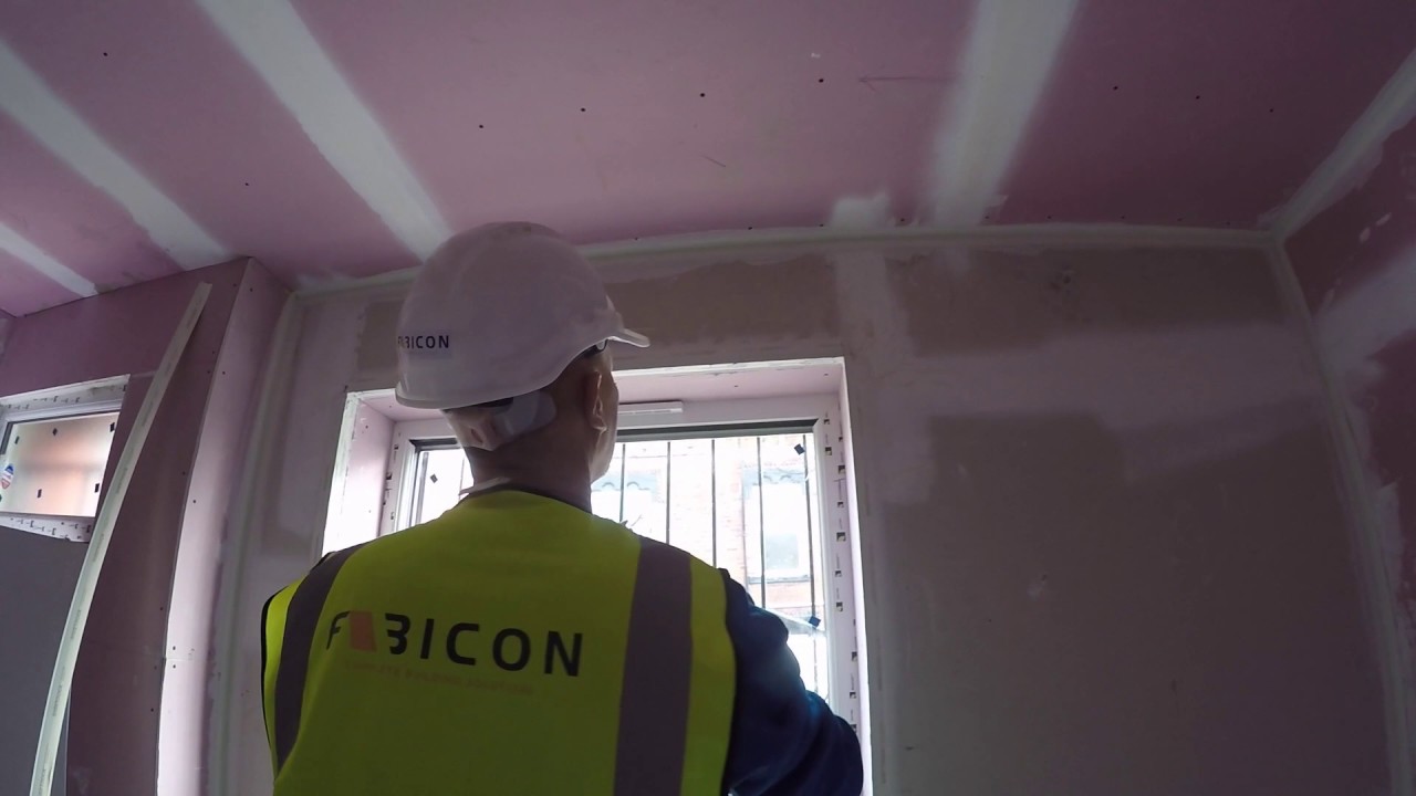 Fabicon Ltd Machine plastering Knauf Airless - YouTube