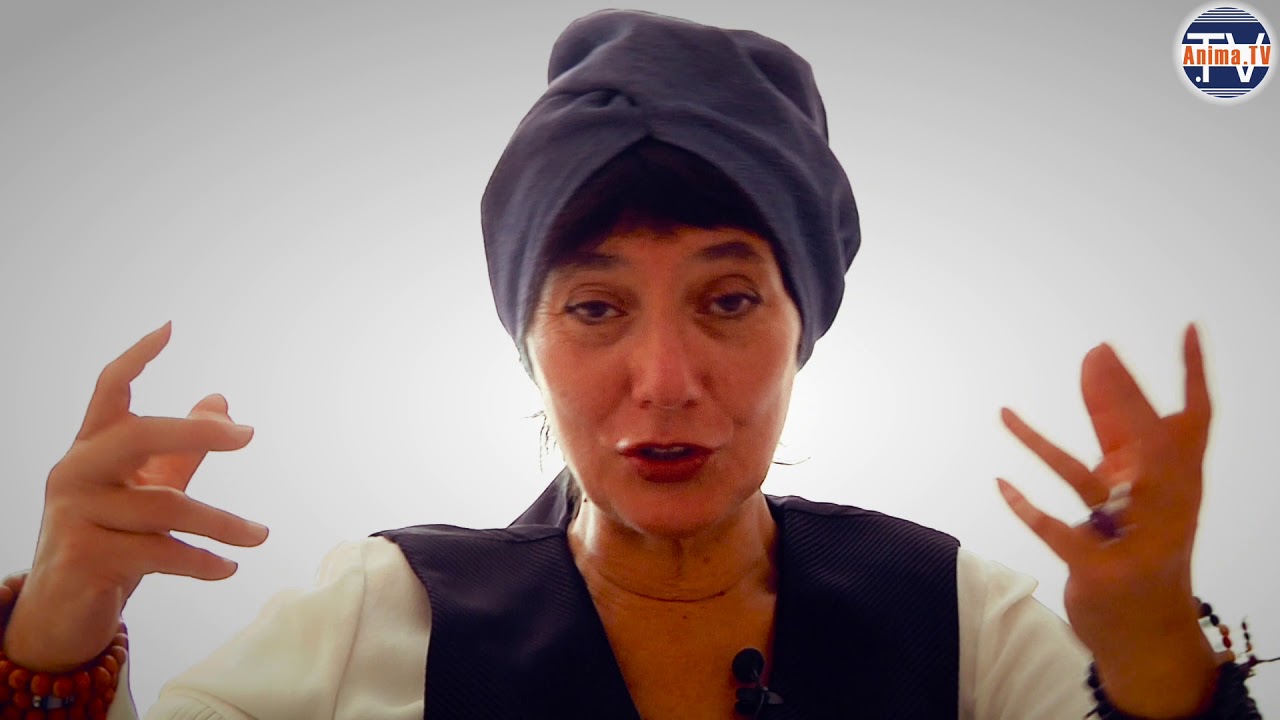 Selene Calloni Willliams - Lo Yoga Sciamanico - YouTube